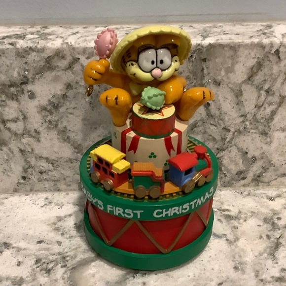 Enesco | Art | Vintage Enesco Garfield Babys St Christmas Music Box ...